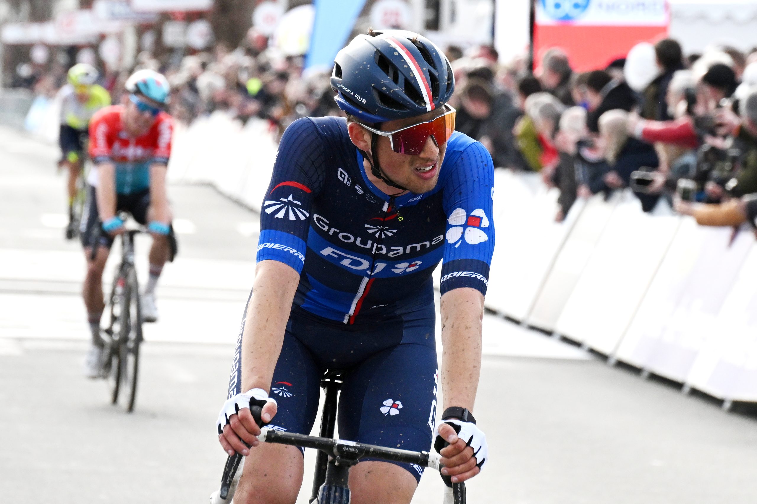 Sam Watson sixième dans le tumulte des pavés