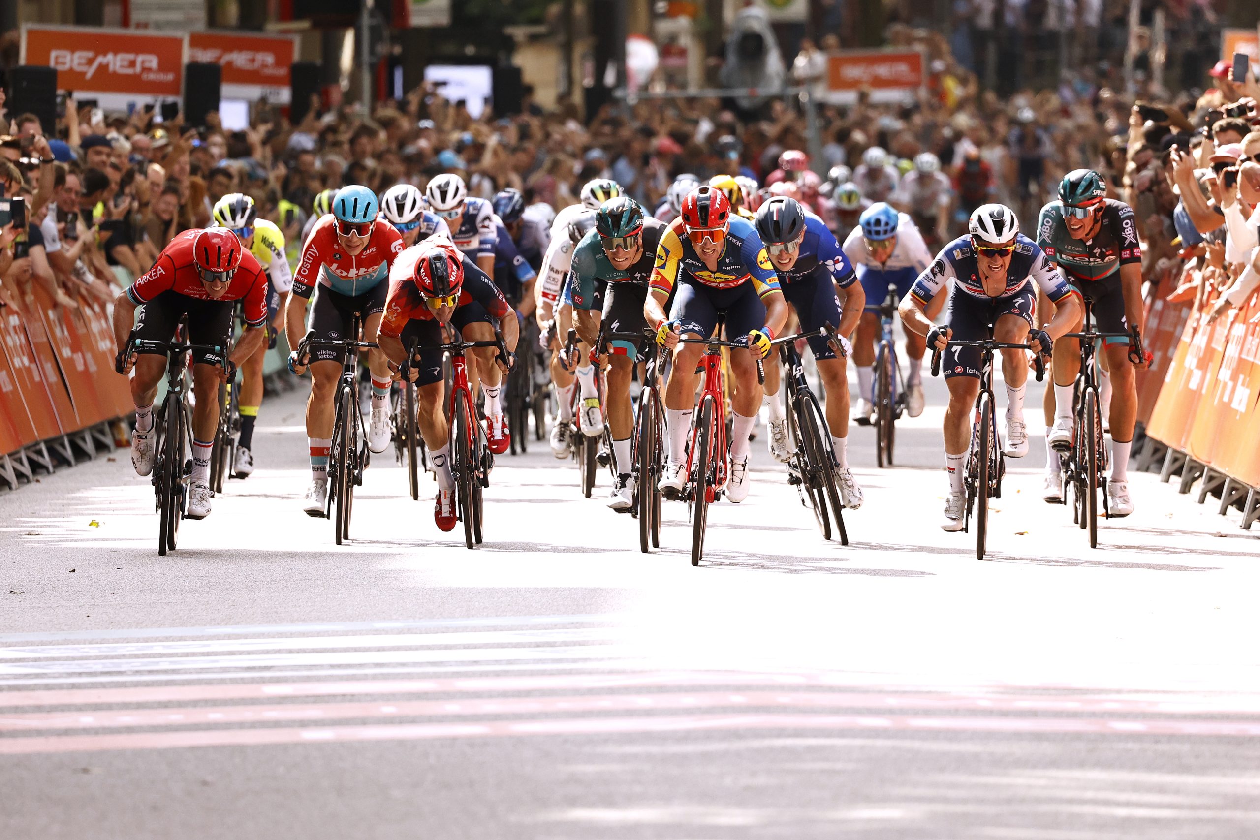 Laurence Pithie pour un top-5 dans une Classique WorldTour