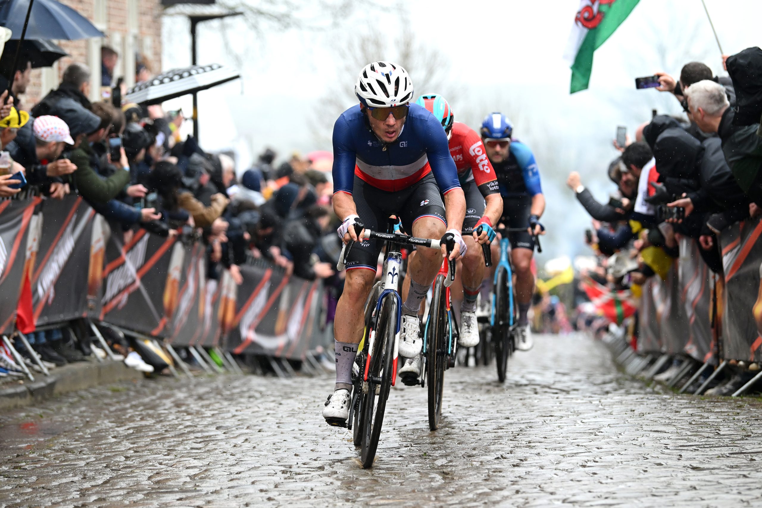 A difficult day on the “Ronde”